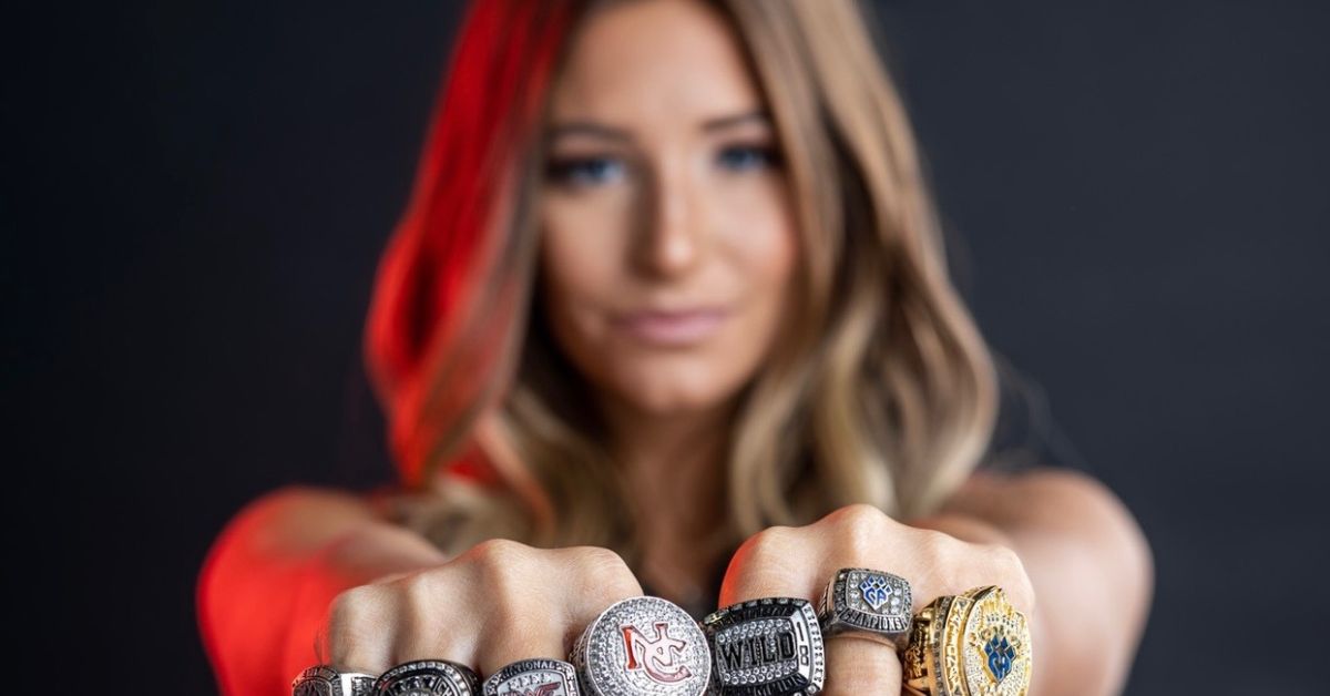Shannon Woolsey Navarro Cheerleader Netflix Cheer Star Cheerfit